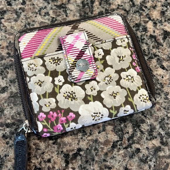 thirty-one | Bags | Super Cute Wallet By Thirtyone | Poshmark